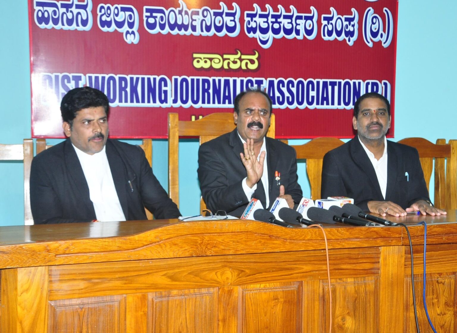 ಹಾಸನಾಂಬ ಜಾತ್ರೆಯಲ್ಲಿ ಪ್ರೋಟೋಕಾಲ್ ಉಲ್ಲಂಘನೆ, ಗೋಲ್ಡನ್ ಪಾಸ್ ಅವ್ಯವಹಾರ -ಜಿ ...